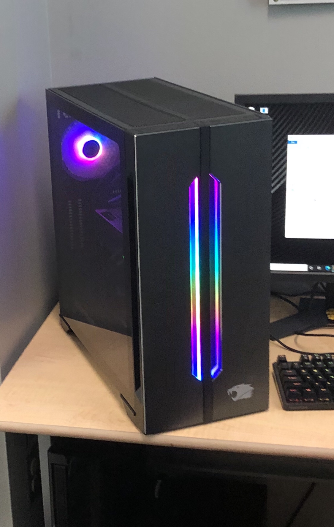 Insignias new ridiculously powerful and expensive 3D modeling machine ...